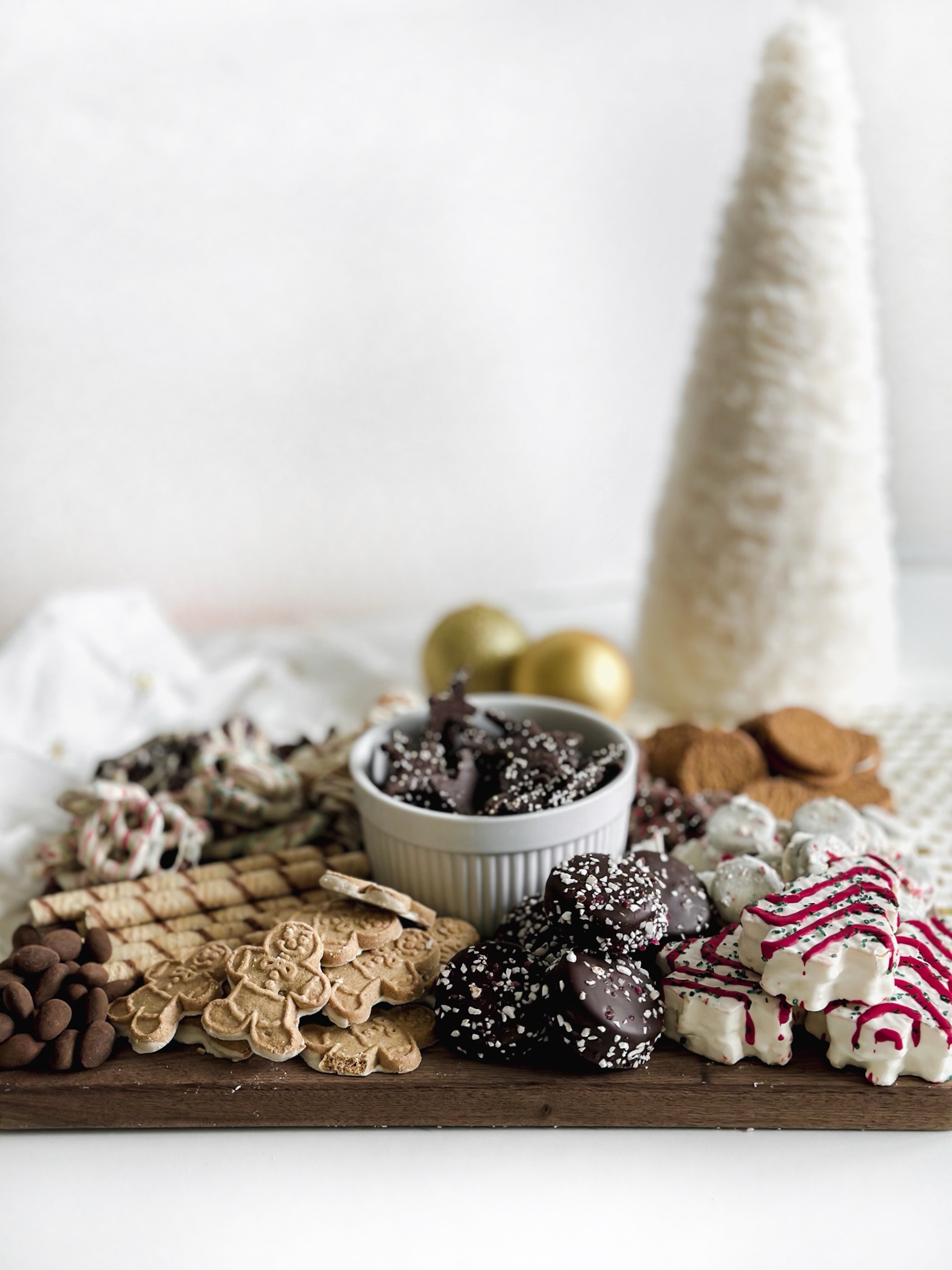 Effortless Elegance: Creating a Christmas Cookie Charcuterie with Store ...