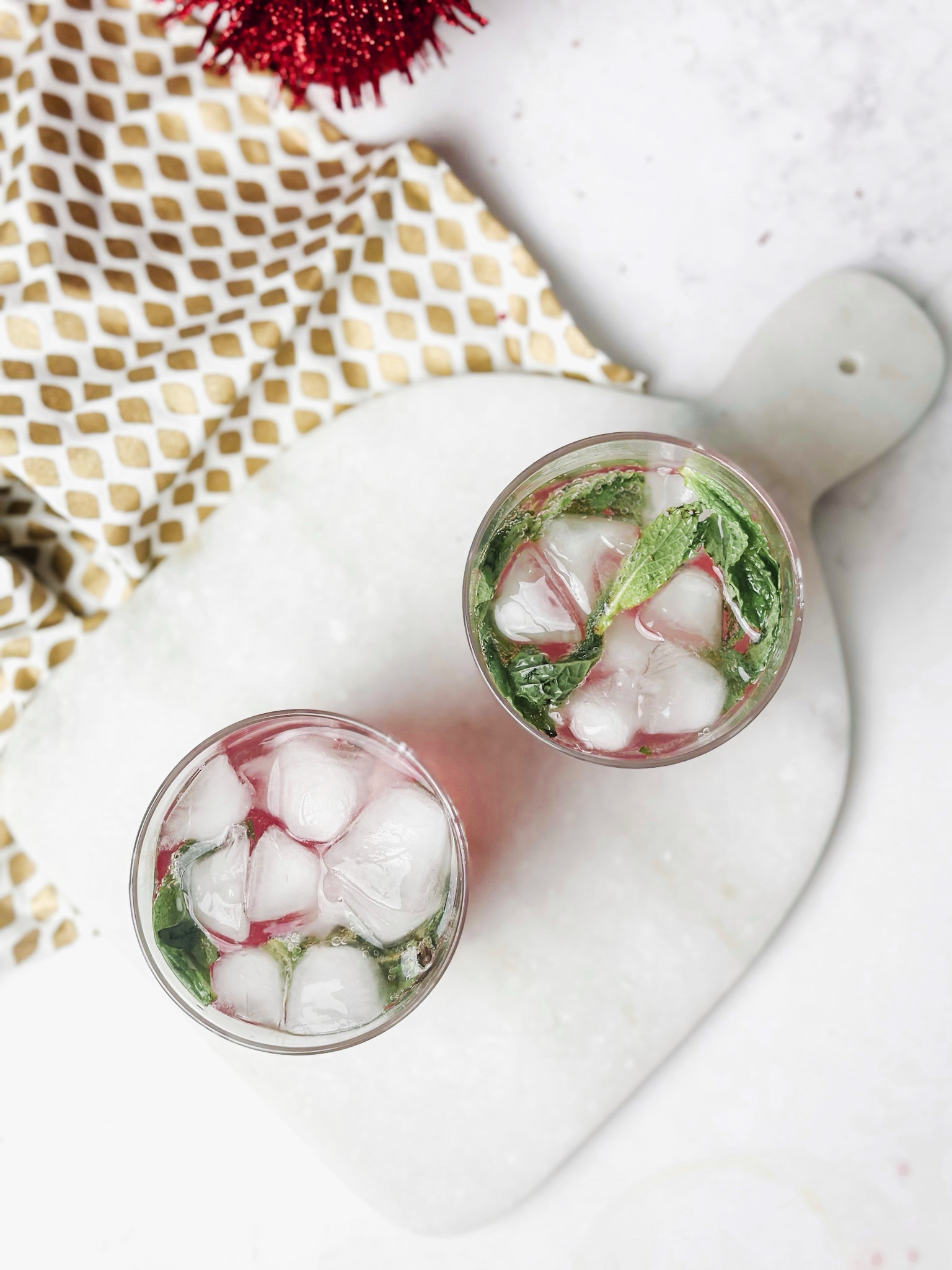 Sparkling Cranberry Cheer: A Festive Christmas Mocktail Recipe - Dwell ...